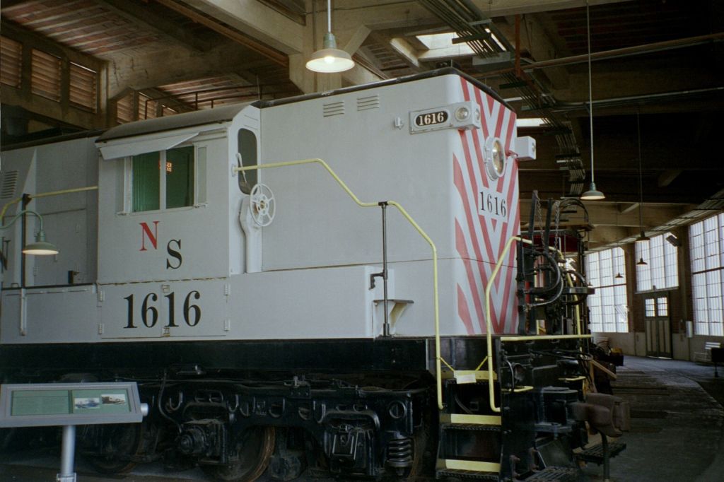NS 1616 (Old Paint Scheme)